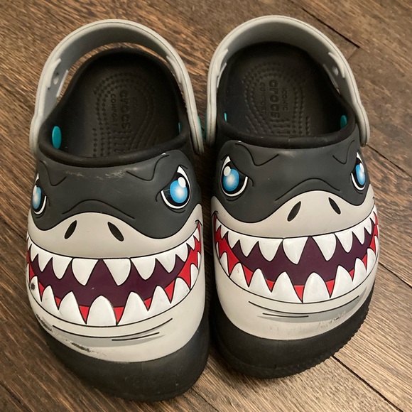 CROCS | Shoes | Crocs Classic Clog Kids Fun Lab Black Shark Light Up ...
